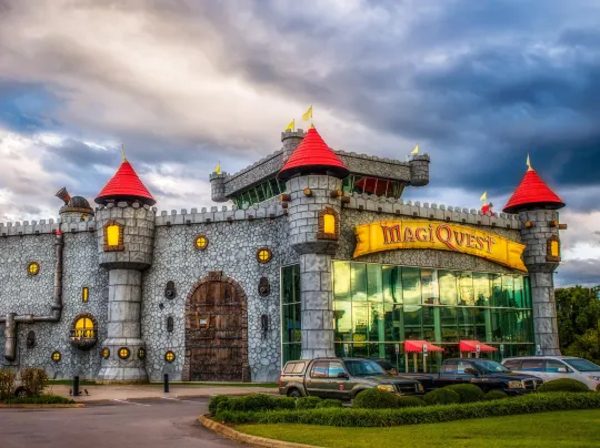 Arrowhead Log Cabin Resort - Wildwood Cabin - Gatlinburg, TN