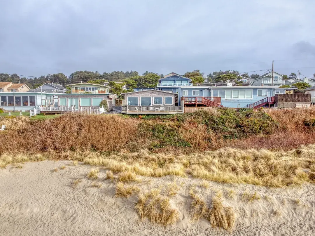 Ocean View Deck And Fully Equipped Kitchen - Coastal Comfort - Lincoln City, OR