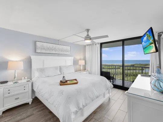 Beachfront Luxury With Heated Pool And Tennis Courts - Exquisite Haven - Marco Island, FL