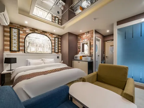 Apple Drive-in Hotel - 금왕읍