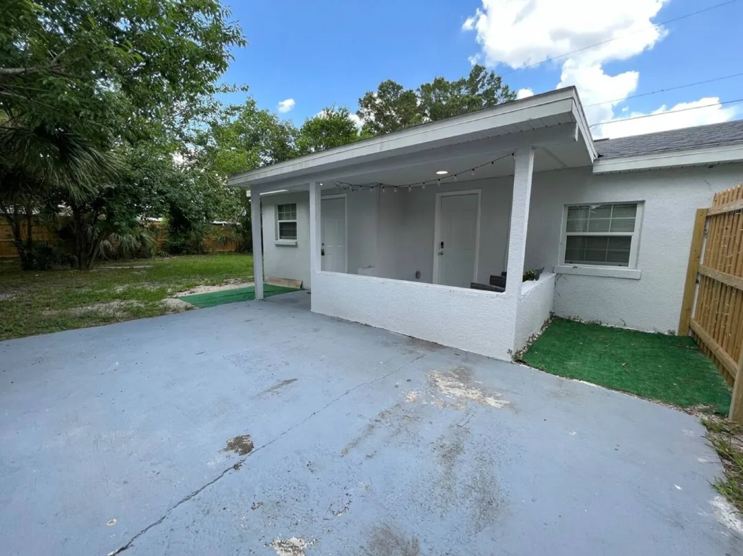 Charming Retreat With Cozy Vibes And Relaxing Outdoor Space - Inviting Escape - Tampa