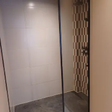 6 รีวิวของSaint J Hotel by Brassbellจากผู้เข้าพักจริง | Trip.com