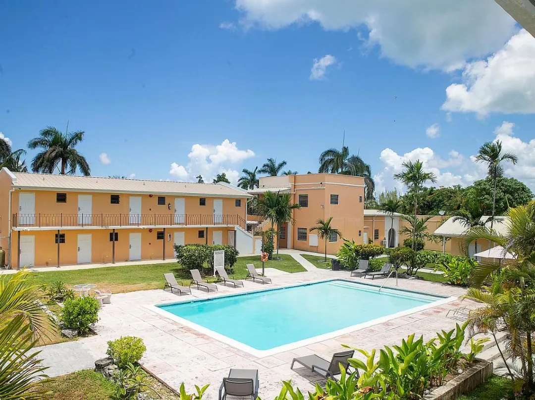 Orange Hill Beach Inn - Nassau