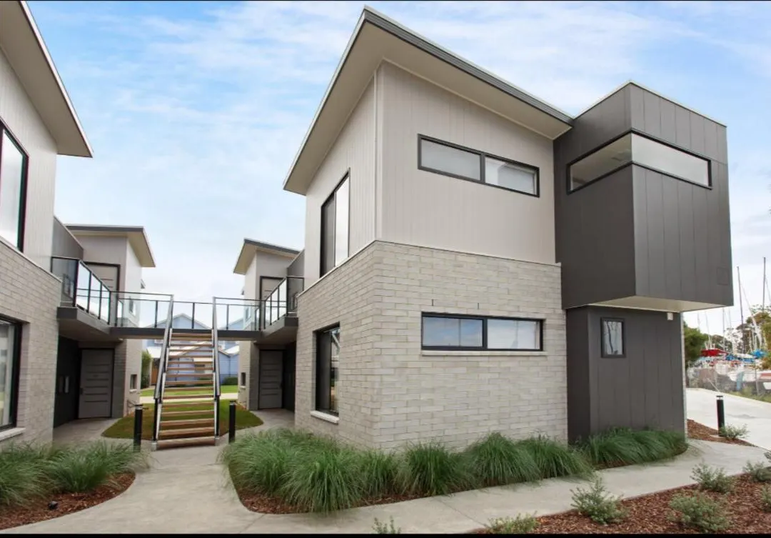 Captains Cove Ground Floor Luxury Apartments - Bairnsdale