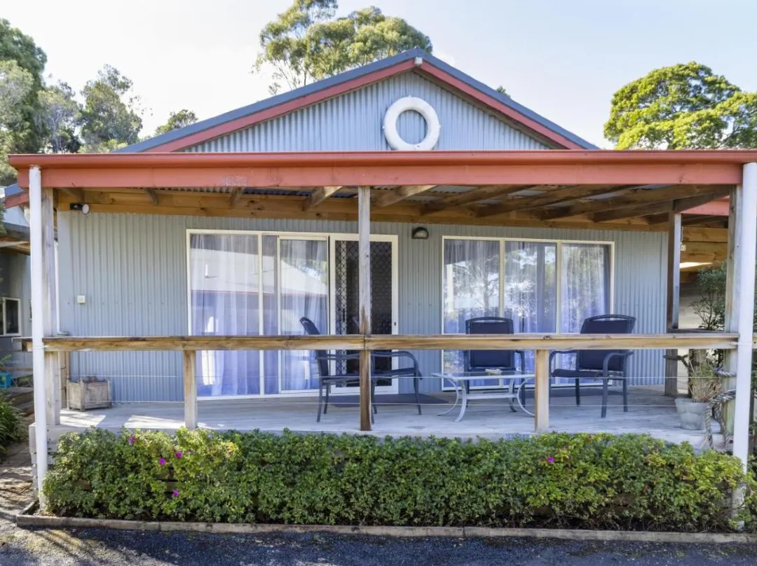 The Crays Accommodation - Strahan