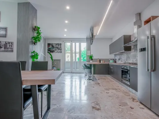 Alle Porte Del Centro - Guest House - Reggio Emilia - Ingresso Centro Storico - Parcheggio Gratuito - Reggio Emilia