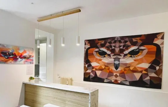 Spacious & Lovely - 4 Queen Bed - Milaan