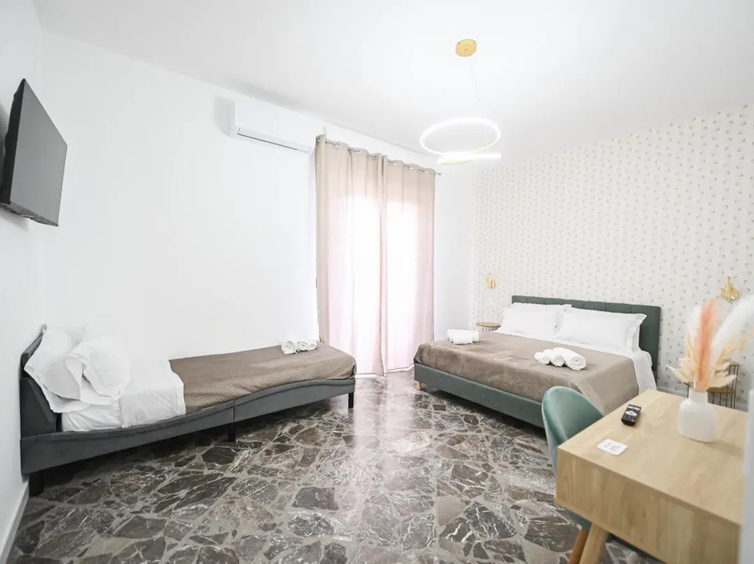 Newhouse Cavour Deluxe - Bari