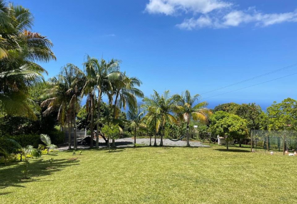 L'escapade créole bungalow vanille jacuzzi sans vis à vis privatifの宿泊予約 ...