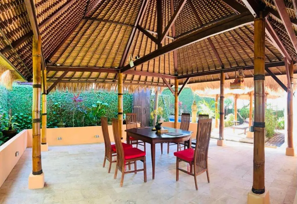 Giri's Villa Jimbaran - Bali