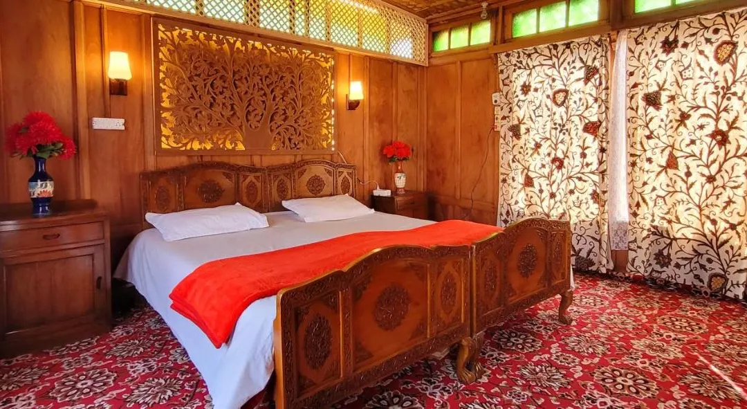 Lily Of The World Houseboat - Srinagar