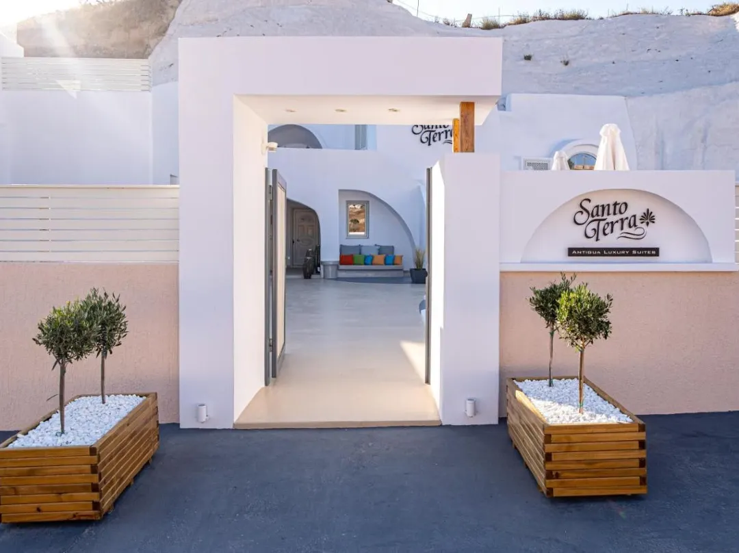 Santoterra Antigua Luxury Suites - Santorini