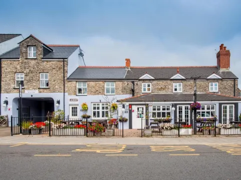 The Coach House Hotel - Pembroke Dock