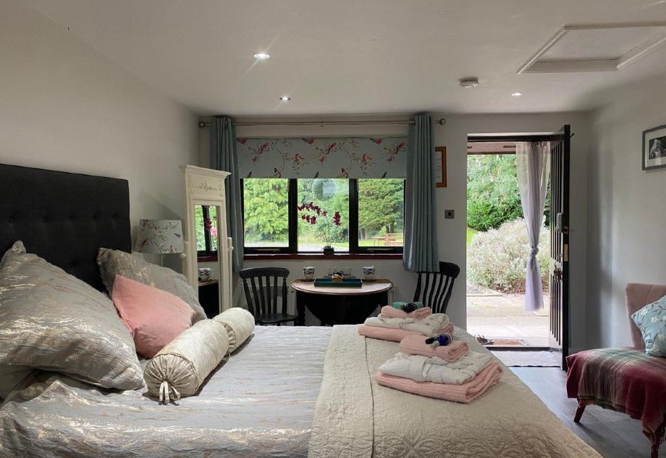 Pinewood Lodge, Ibstock - 2026 Updated Prices, Deals & Reviews | Trip.com