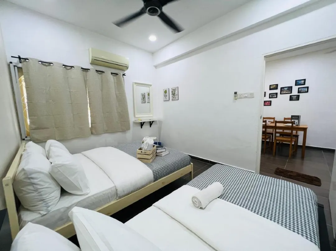 3 Bedroom Landed Beside Jonker Taman Kota Laksamana 150a By Myplace - Malaca