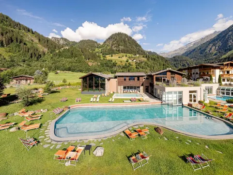 Hotel Schneeberg Family Resort & Spa - Bolzano