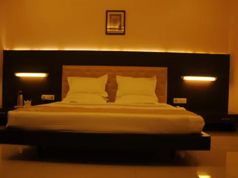 Little Chef Hotel - Kanpur