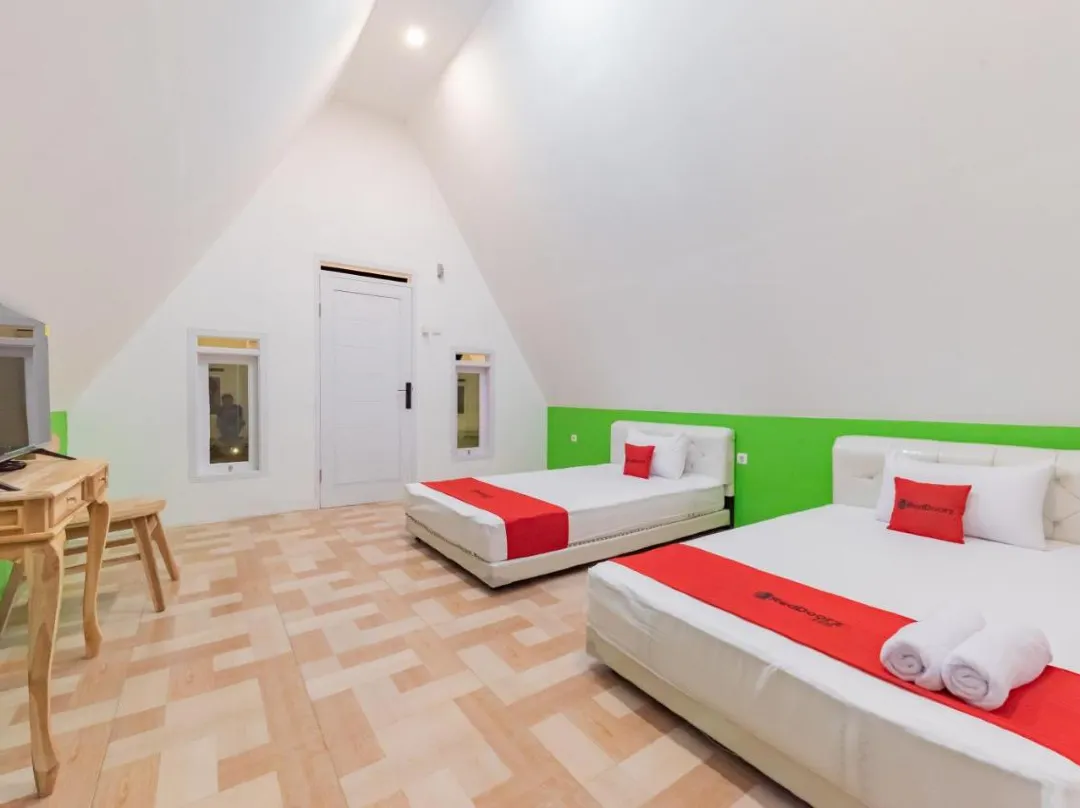 Reddoorz Syariah Plus Near Sukabumi Station - Sukabumi