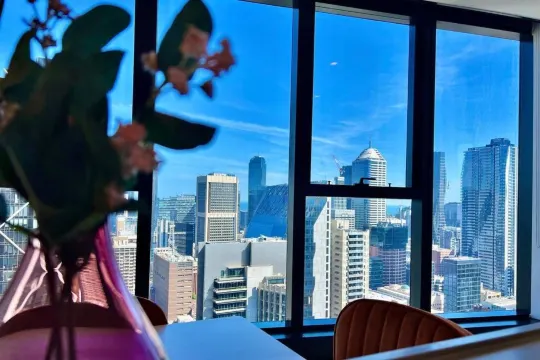 Highrise Best Location 2 Bedrooms & 2 Bathrooms - Melbourne