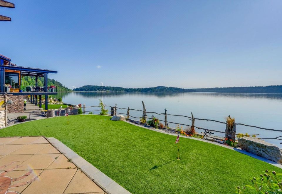 Similk Bay Retreat with Deck, Fire Pit and Hot Tub!, Skagit County ...