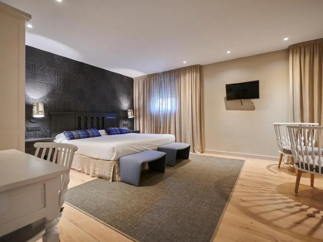 Hostal Lola Isaba - Pyrenees