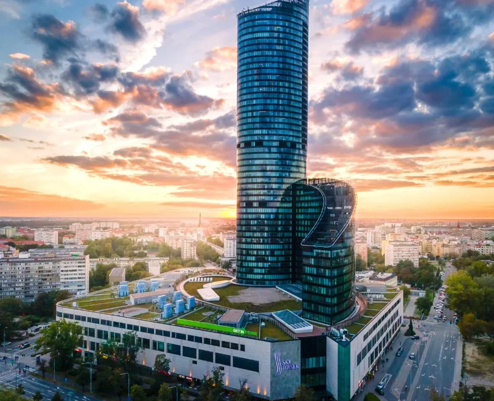 Sky Tower Apartments By Piotr & Michal - Wroclaw