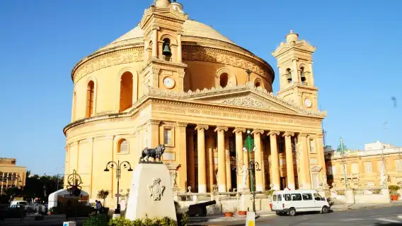 Vintage Bus Tour: Aviation Museum & Mosta Church inc Platter | Trip.com