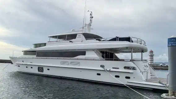 Sanya yacht charter - 110ft Lady Gaga super yacht for team building ...