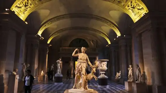 Louvre Museum: Dedicated Entry + Guided Tour, including Mona Lisa | Trip.com