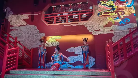 Chengdu Shenghua Theater Teahouse - Sichuan Opera Face-changing Show ...