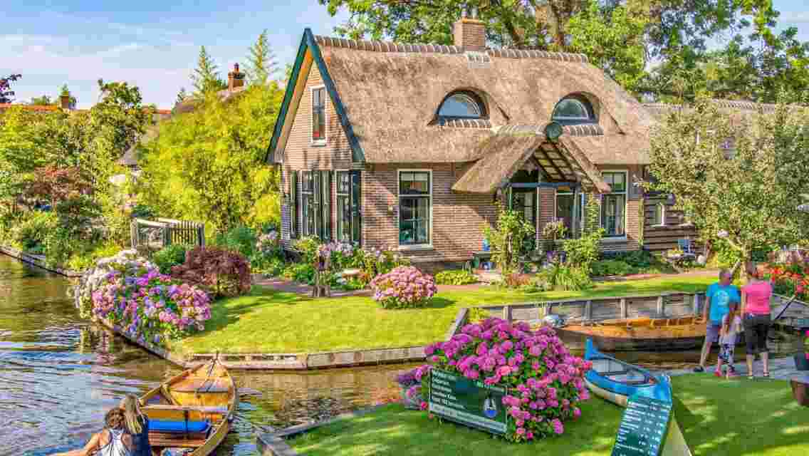 히트호른 1일 투어 네덜란드 잔세스칸스 풍차마을 나무신발 공방 동화마을 입장 유화 투어 시작중국인 Vip 호텔 픽업 및 무료 일정