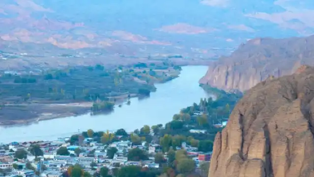 Lanzhou: 1-day tour to Liujiaxia and Bingling Cave-Temple | Trip.com