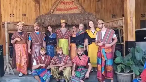 Lombok : Sasak Traditional Tour/Mandalika Tour | Trip.com