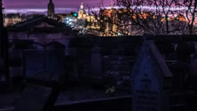Edinburgh: Dark Secrets of the Old Town Ghost Walking Tour | Trip.com