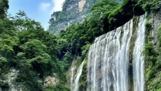 Yichang: Three Gorges Waterfall + Three Gorges People + Three Gorges ...