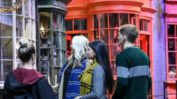 London Warner Bros. Studio Tour: The Making of Harry Potter ...