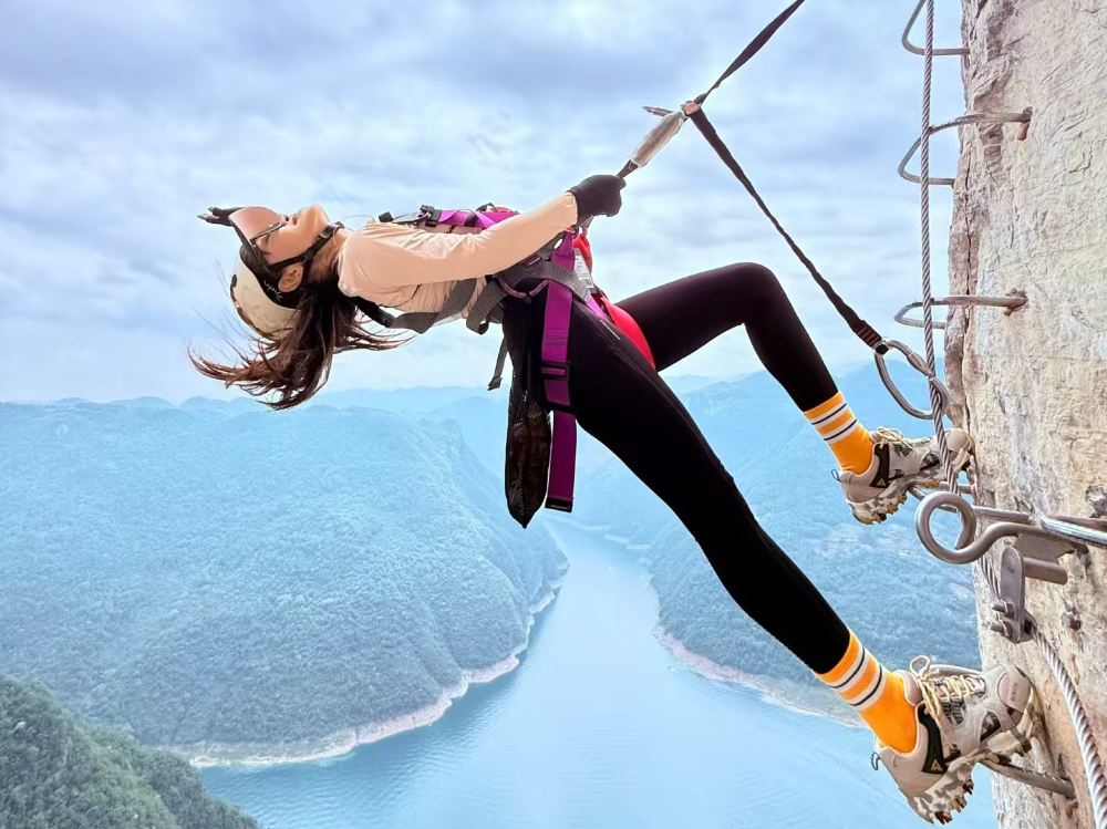 Enshi Jigongling Via Ferrata Climbing Experience (Cloud Walk + Brave ...