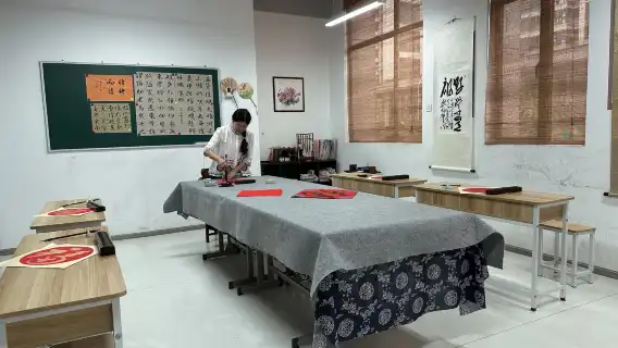 Chengdu Calligraphy & Chinese Painting Class | Trip.com