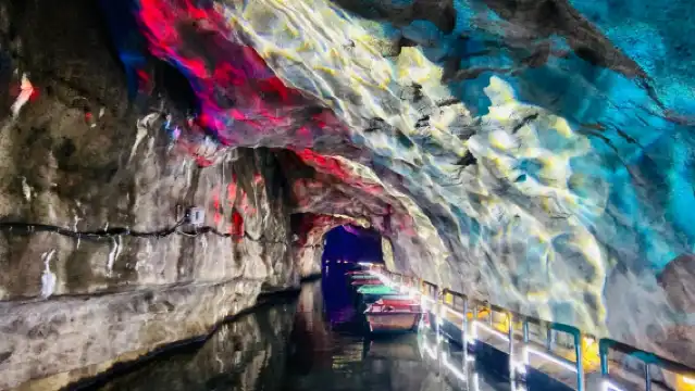 Longyan Station Round-trip private charter 1-Day Tour Yongding Tulou ...