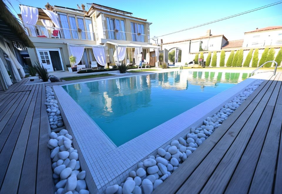 Sade Alacati Hotel,Alacati Mahallesi - Updated Prices & Hotel Reviews ...
