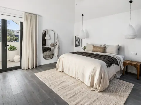 Maple On Edward, Berry - By Linnaeus Collection - South Coast