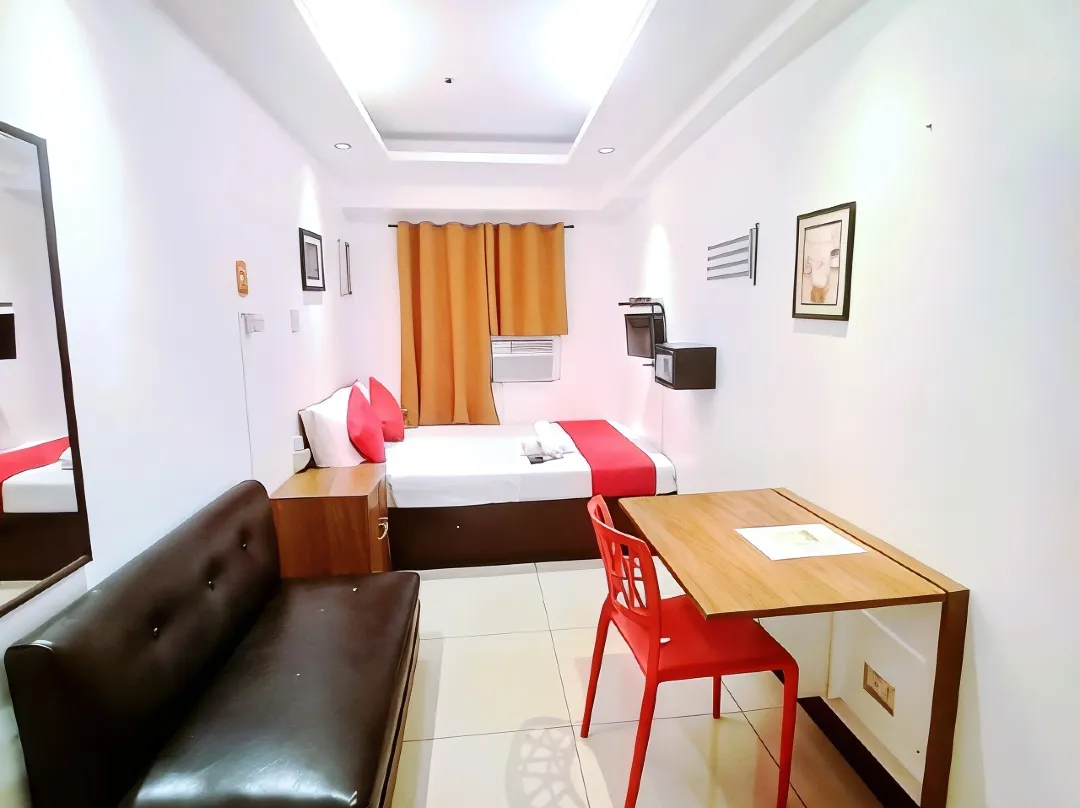 Makati Poblacion Hotel - Makati