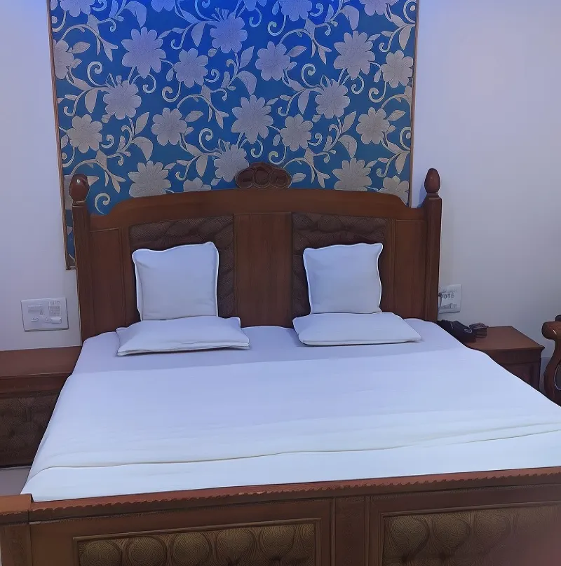Hotel Shalimar Executive, Uran Islampur - Sangli
