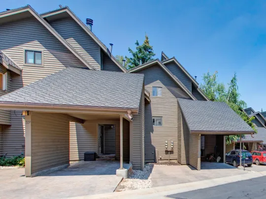 Spacious Retreat With Clubhouse Access And Cozy Atmosphere - Inviting Luxury - Snowbird, UT