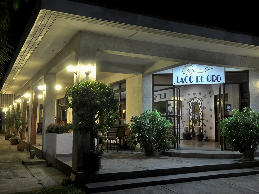 Lago De Oro Hotel & Wakepark - Calatagan