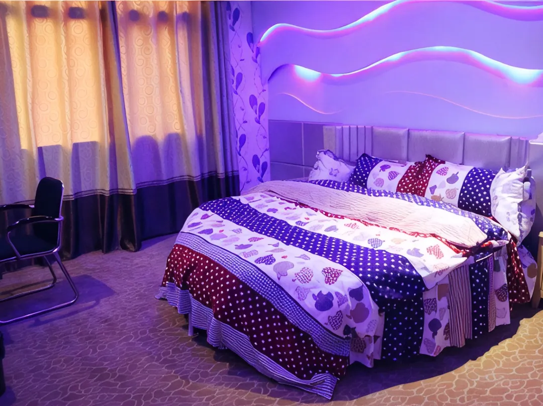 Xinyang Cozy Themed Hotel - Xinyang