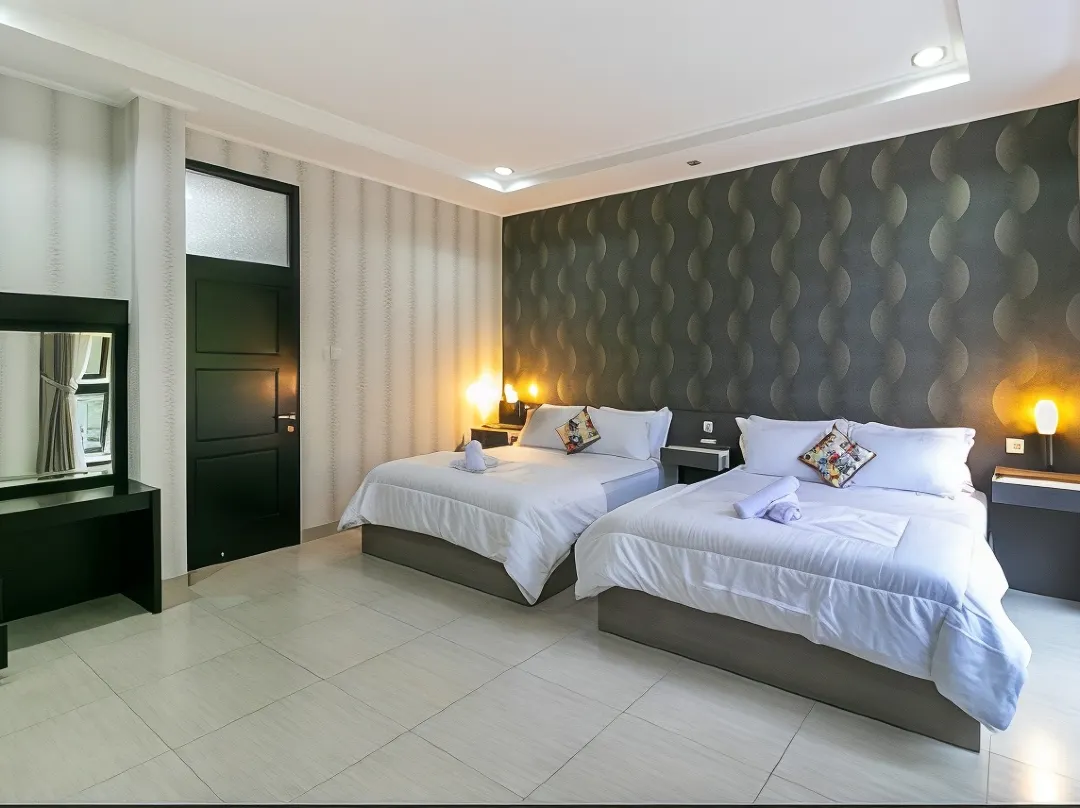 Villa Keluarga Mawar 82 Dago Resort 4br Dengan Private Pool Gazebo Dan Rooftop - Bandung