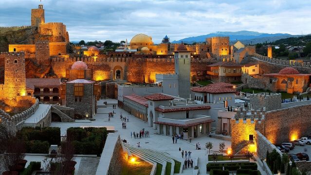 Borjomi, Rabati et Vardzia - Voyage en groupe d'une journée au départ ...
