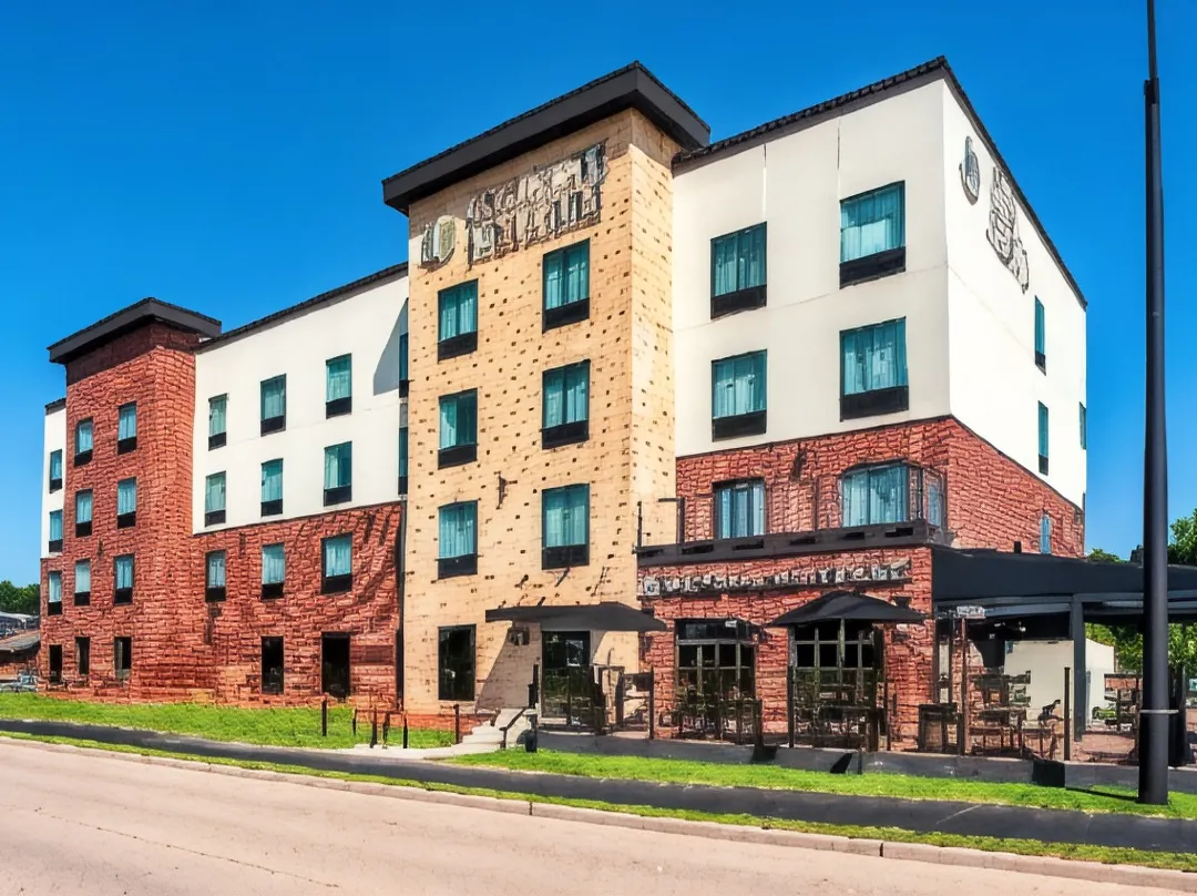 Cobblestone Hotel & Suites Appleton International Airport - Appleton, WI