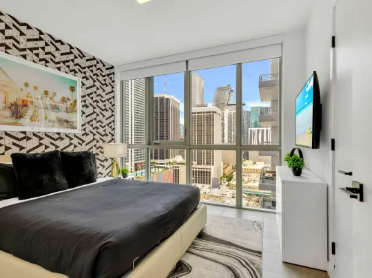 Gym, Outdoor Pool And Hot Tub - Beautiful Modern Oasis - Miami